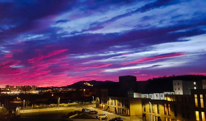 In pictures: Clouds create perfect conditions for stunning sunset - BBC ...