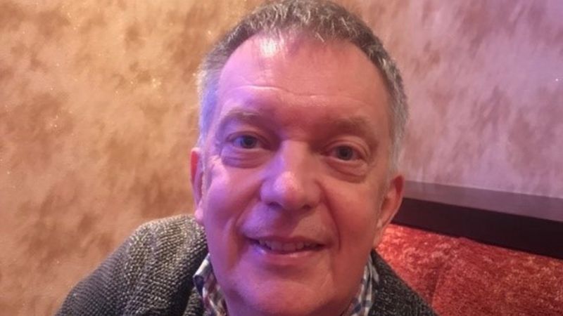 Sheffield Covid coma musician relearns guitar for comeback - BBC News