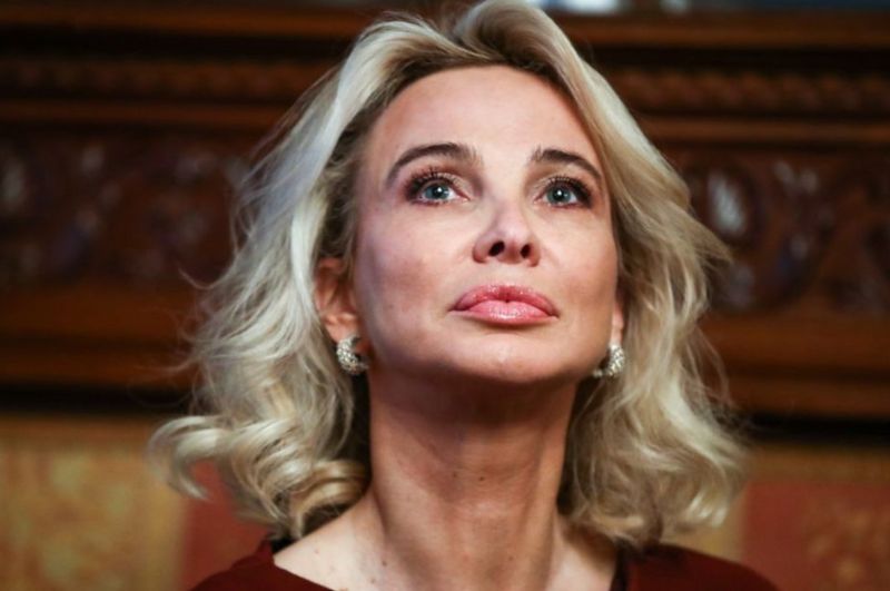 Huge blackmail and corruption trial opens in Spain - BBC News