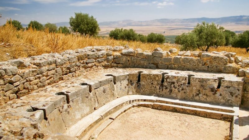 World's oldest toilet: 2,400-year-old loo discovered in China - BBC ...