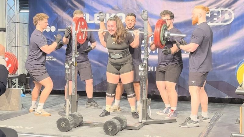Kettering lockdown powerlifter is champion and record-breaker - BBC News