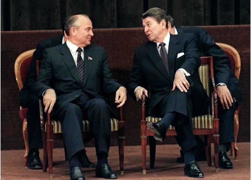 In pictures: The life of ex-Soviet leader Mikhail Gorbachev - BBC News