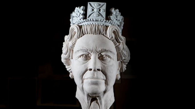 York: King Charles unveils first statue of Queen since her death - BBC News