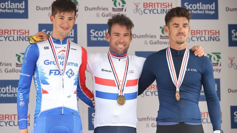 In pictures: British national road cycling championships - BBC News