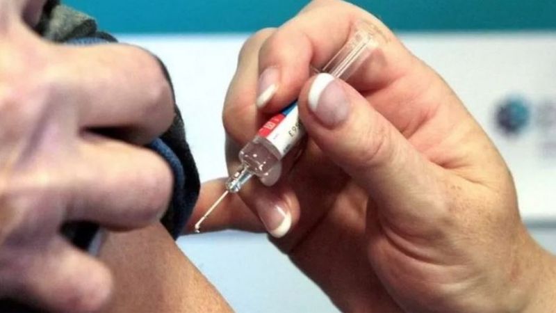 Covid: Autumn boosters offered to the over-50s on Isle of Man - BBC News