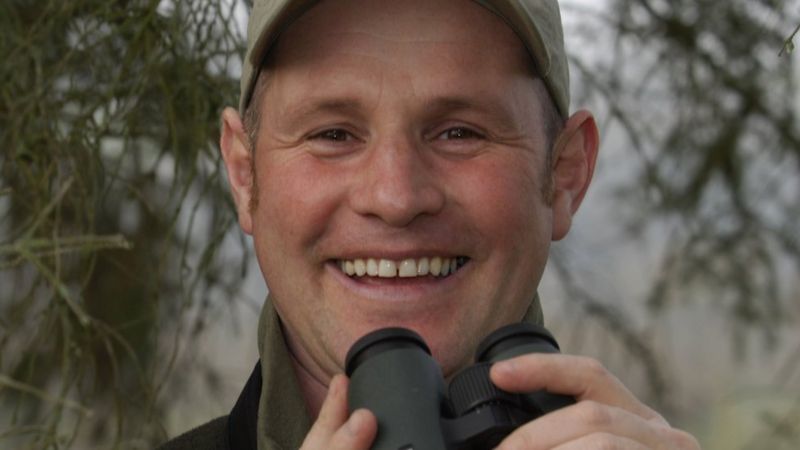 Two-legged fox is nature conquering all, says wildlife expert - BBC News