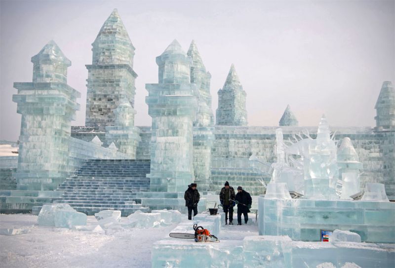 Towering ice palaces at China's Harbin Ice Festival - BBC News