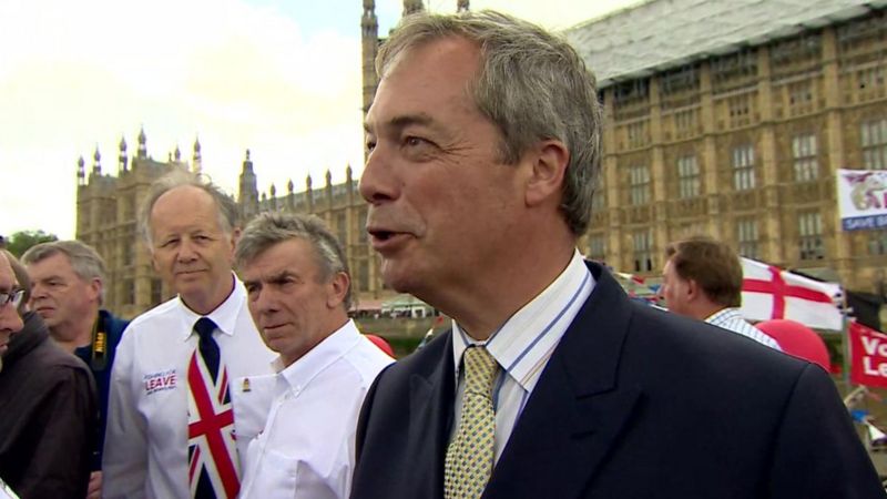 Thames: Nigel Farage and Bob Geldof fishing flotilla clash - BBC News