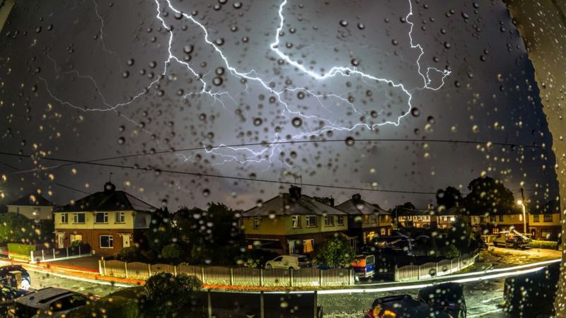 Dramatic pictures show West Midlands storms - BBC News