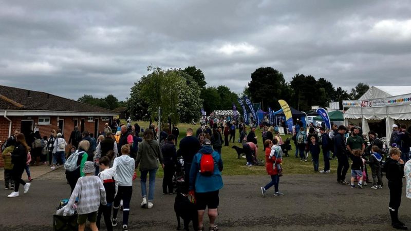 Suffolk Show returns to 'champion' local farming - BBC News