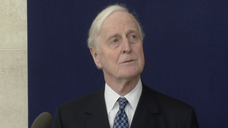 Former Lord Chief Justice Robert Carswell dies aged 88 - BBC News