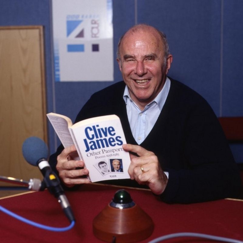 Clive James obituary: 'A man of substance' - BBC News
