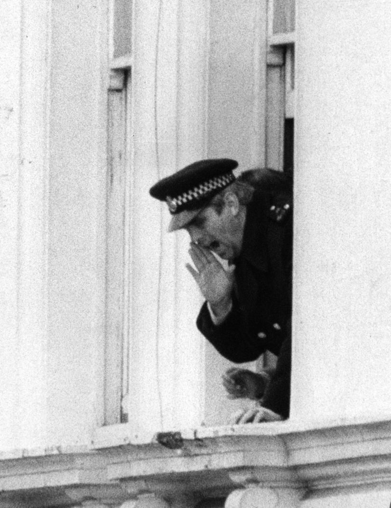 In pictures: Iranian embassy siege in London - BBC News