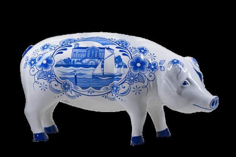 Ed Sheeran bought pig statue of himself at auction - BBC News