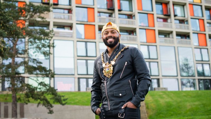 Magid Magid: 'I don't intend to try to fit in' - BBC News