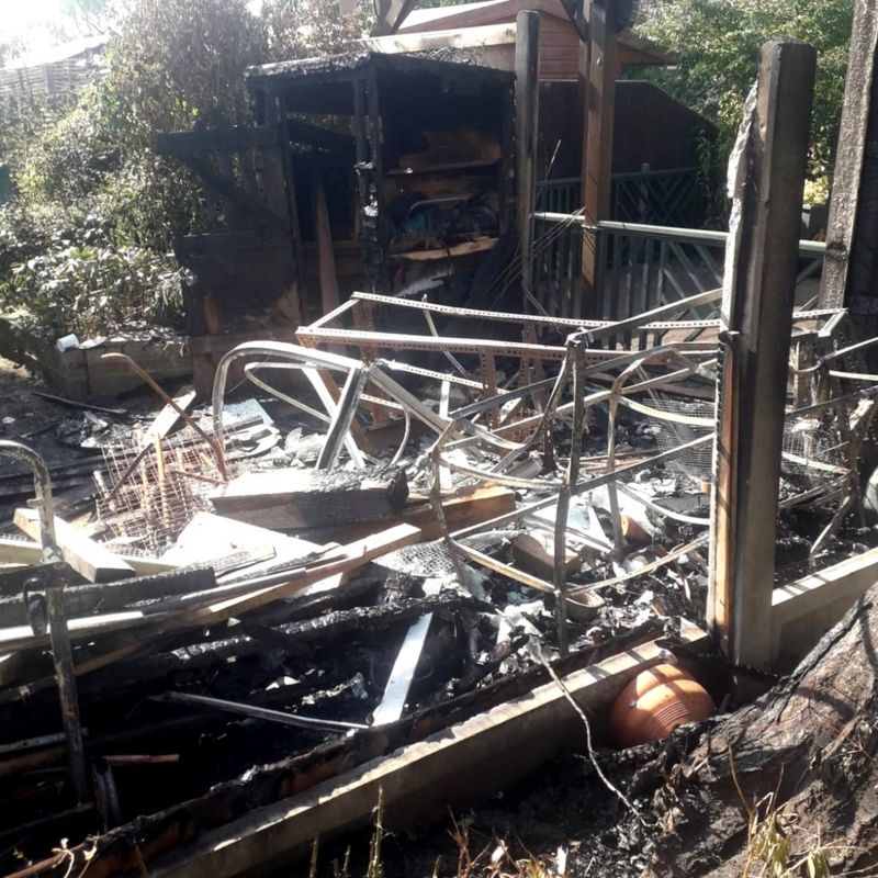 Maldon: Neighbour saves man in garden fire accident - BBC News