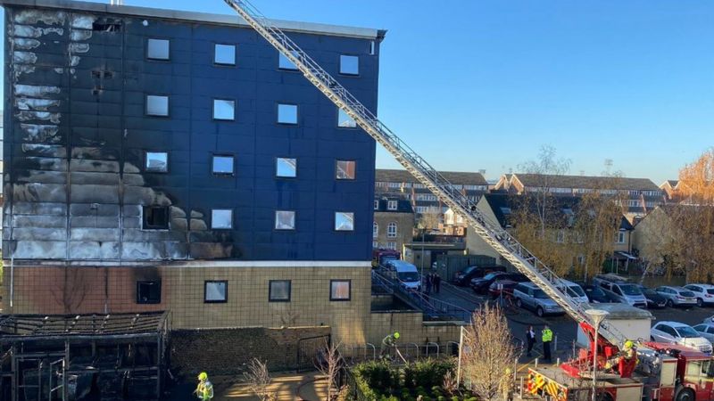 Brentford Travelodge: Dozens evacuated from major fire in west London ...