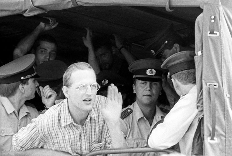 East Germany 1989 - the march that KO'd communism - BBC News