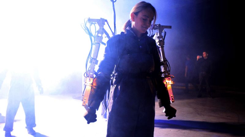 Exoskeleton that allows humans to work and play for longer - BBC News