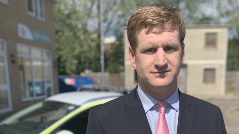 Kent Police: One third of non-emergency 101 calls unanswered - BBC News