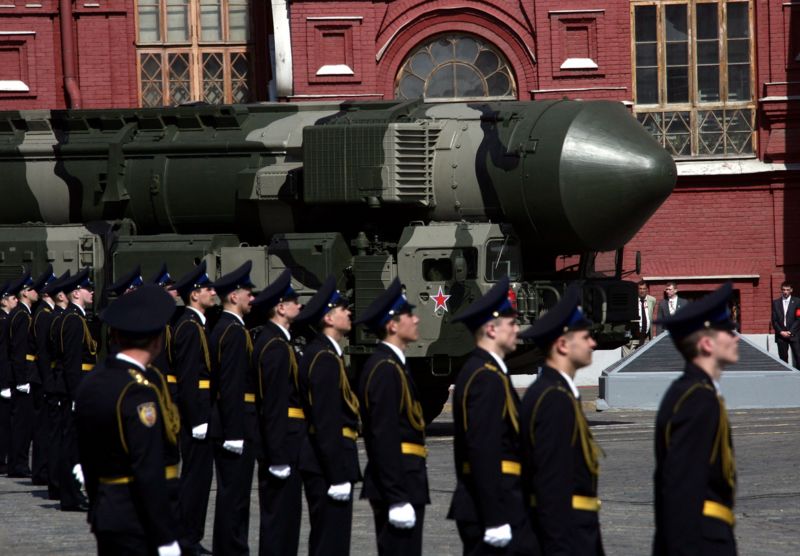 Bombas nucleares | "El riesgo de una detonación por malas ...