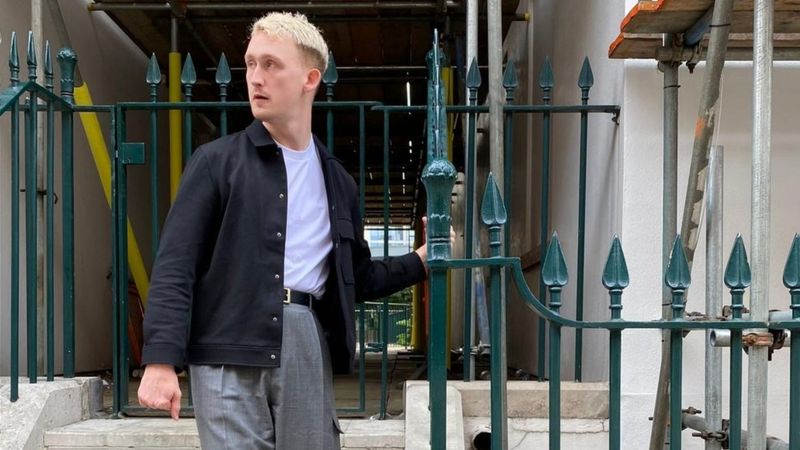 Disability: 'People assume I can't be gay because I'm disabled' - BBC News