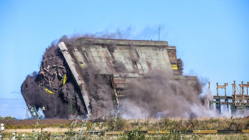 Redcar's landmark blast furnace demolished - BBC News