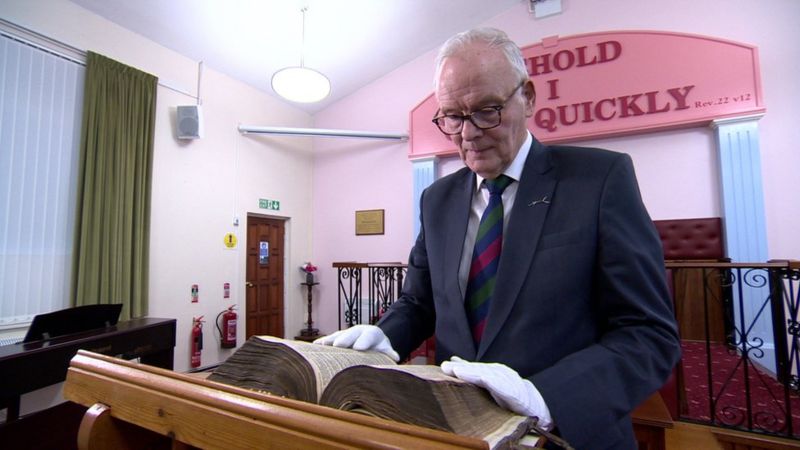 Rev David McIlveen among buyers of Geneva Bible - BBC News