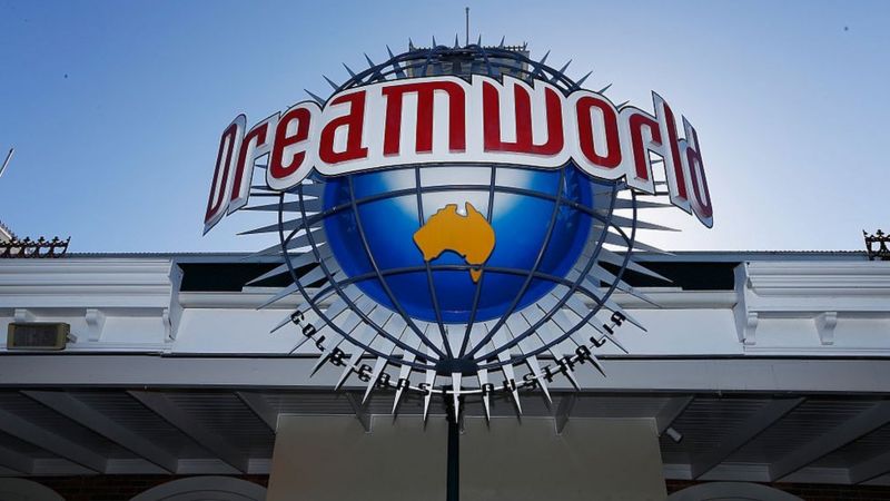 Australia's Dreamworld theme park to reopen after ride deaths - BBC News
