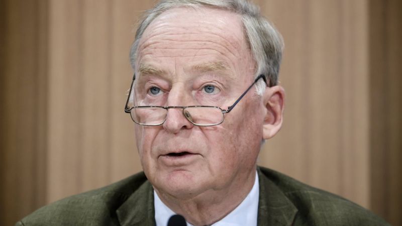 Storm over 'pride in WW2 soldiers' remarks in Germany - BBC News