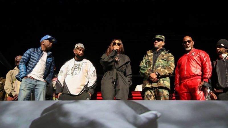 DMX casket: Pictures from Earl "DMX" Simmons memorial service - BBC ...