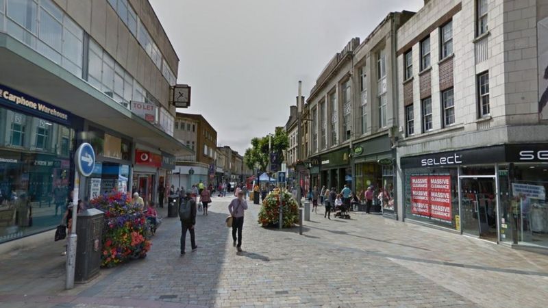 eBay small businesses pop-up shop opens in Wolverhampton - BBC News
