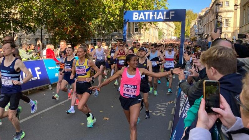 Bath Half Marathon returns for 40th anniversary - BBC News