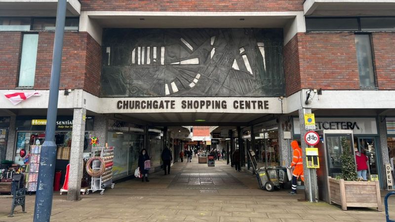 Hitchin: Concerns over lack of plans for shopping centre - BBC News