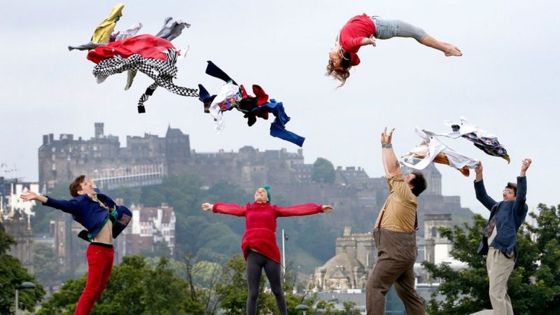 Entertainment week in pictures: 30 July - 6 August - BBC News