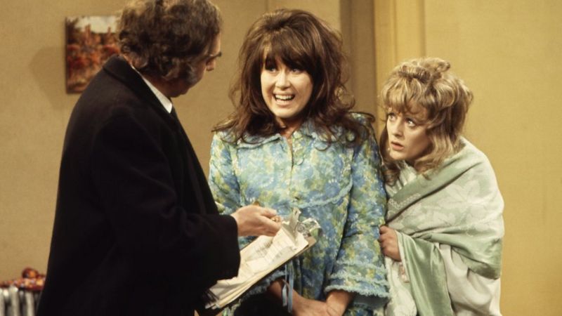 The Liver Birds return in Liverpool stage musical - BBC News