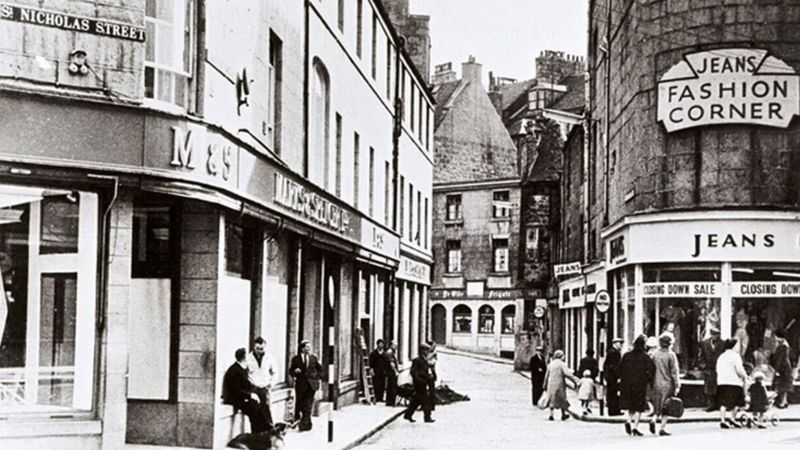 Old Aberdeen shop fronts exhibition opens - BBC News