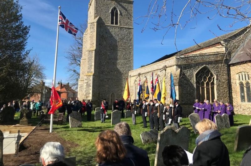 Haughley's war memorial is revamped and rededicated - BBC News