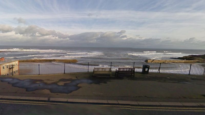 Cullercoats sea rescue: Caitlin Ruddy dies after cardiac arrest - BBC News