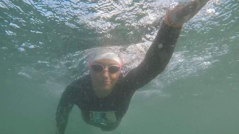 Jasmine Harrison reflects on record-breaking 2022 UK swim - BBC News