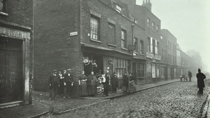 Online map shows London's changing history in images - BBC News