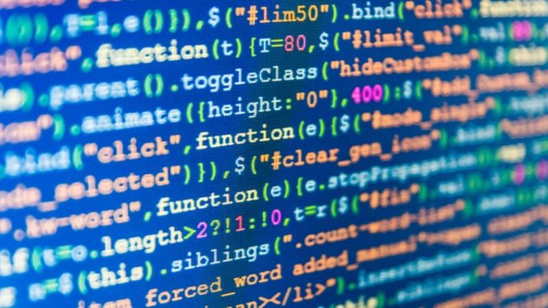 Thousands flock to 'malware museum' - BBC News