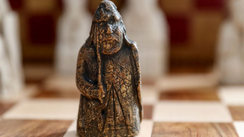 Lewis Chessmen held in Edinburgh museum recreated in 3D images - BBC News