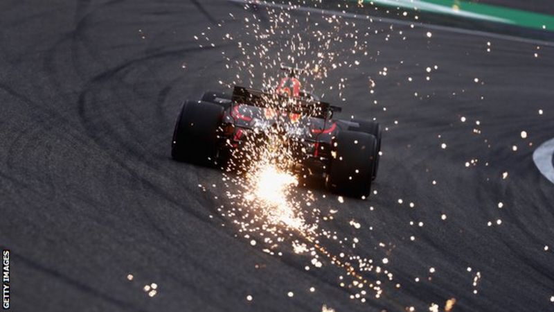 Daniel Ricciardo wins Chinese GP after series of overtakes - BBC Sport