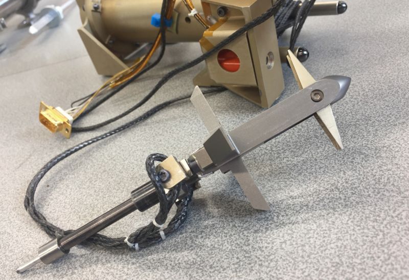 Big harpoon is 'solution to space junk' - BBC News