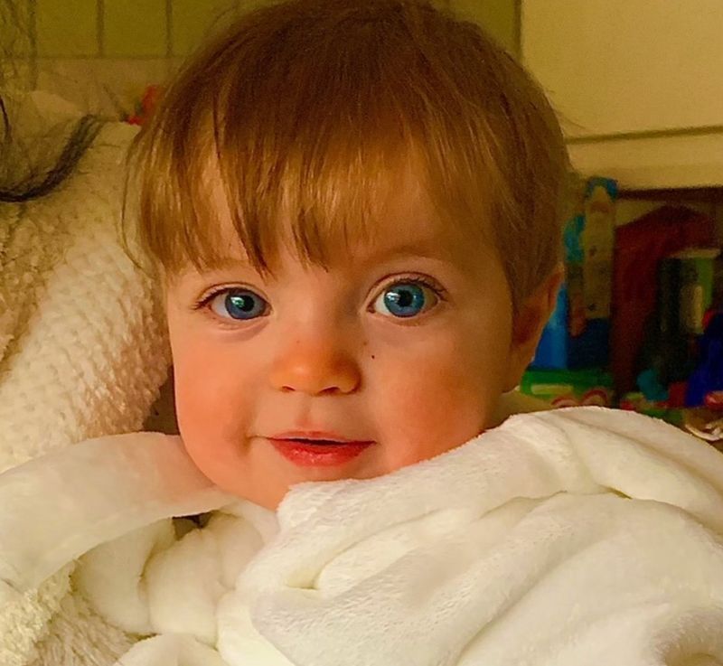 Star Hobson: The short life and death of a beloved toddler - BBC News