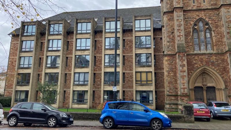 Social housing tenants fear poverty as energy bills rise - BBC News