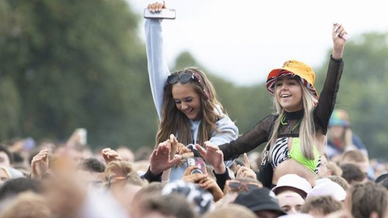 Line-up revealed for Connect music festival - BBC News