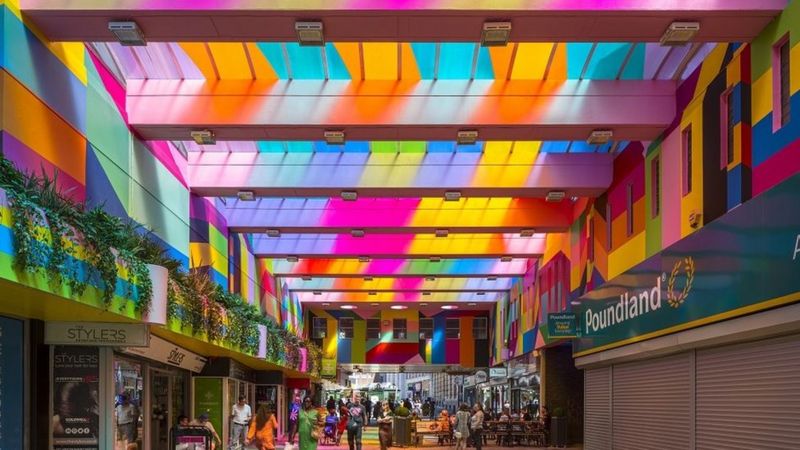 'Endless ribbon' decorates Coventry for City of Culture year - BBC News