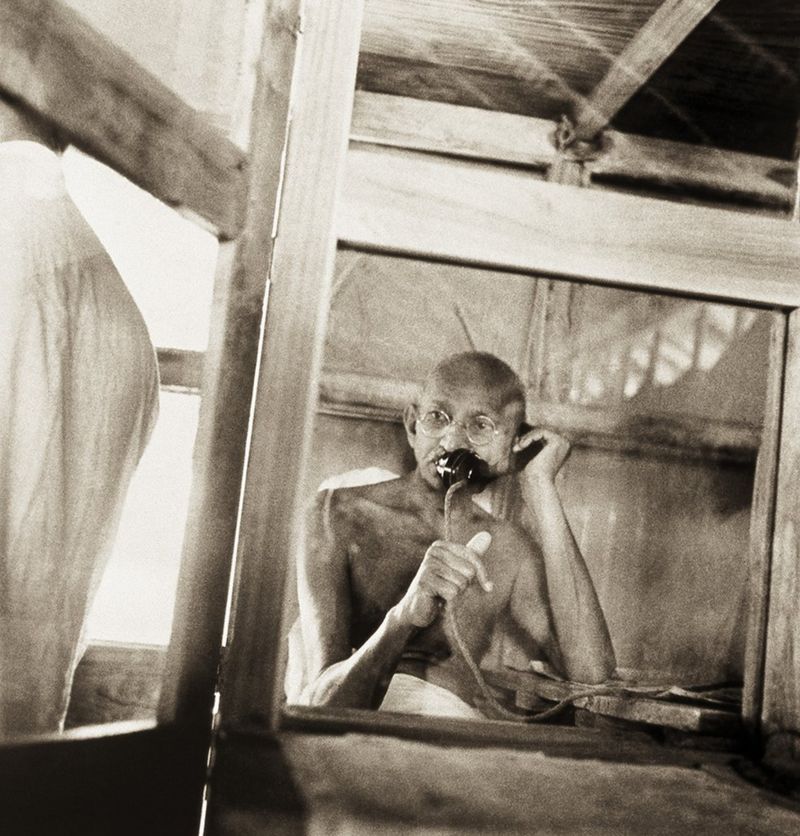 Rare pictures of the last 10 years of Gandhi's life - BBC News